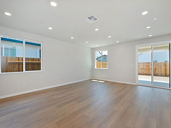 2329 Longmire Loop, Roseville, CA 95747 | MLS #225003867 | Zillow