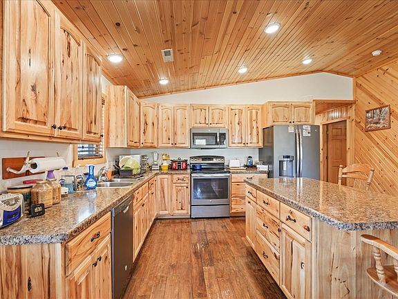 10097 Neola Ave, Cashton, WI 54619 | MLS #48084-910123 | Zillow