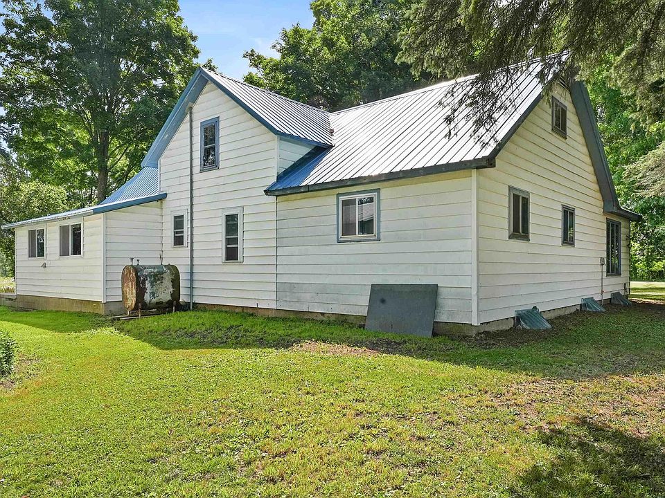 10864 Seventeen Mile Rd, Evart, MI 49631 | Zillow