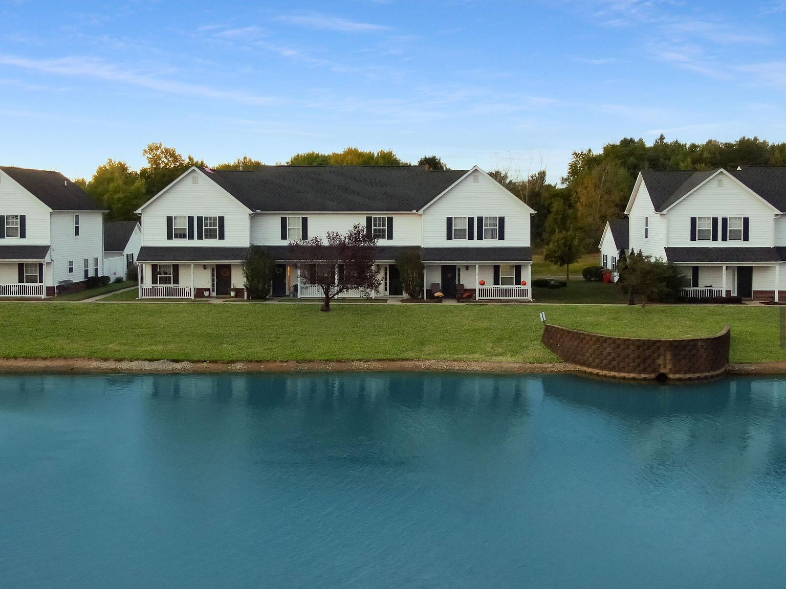 683 Pondview Dr #35, Grove City, OH 43123 | MLS #223033824 | Zillow