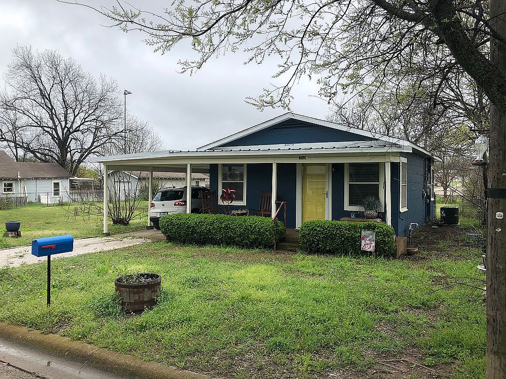 302 E Ash St, Decatur, TX 76234 | Zillow
