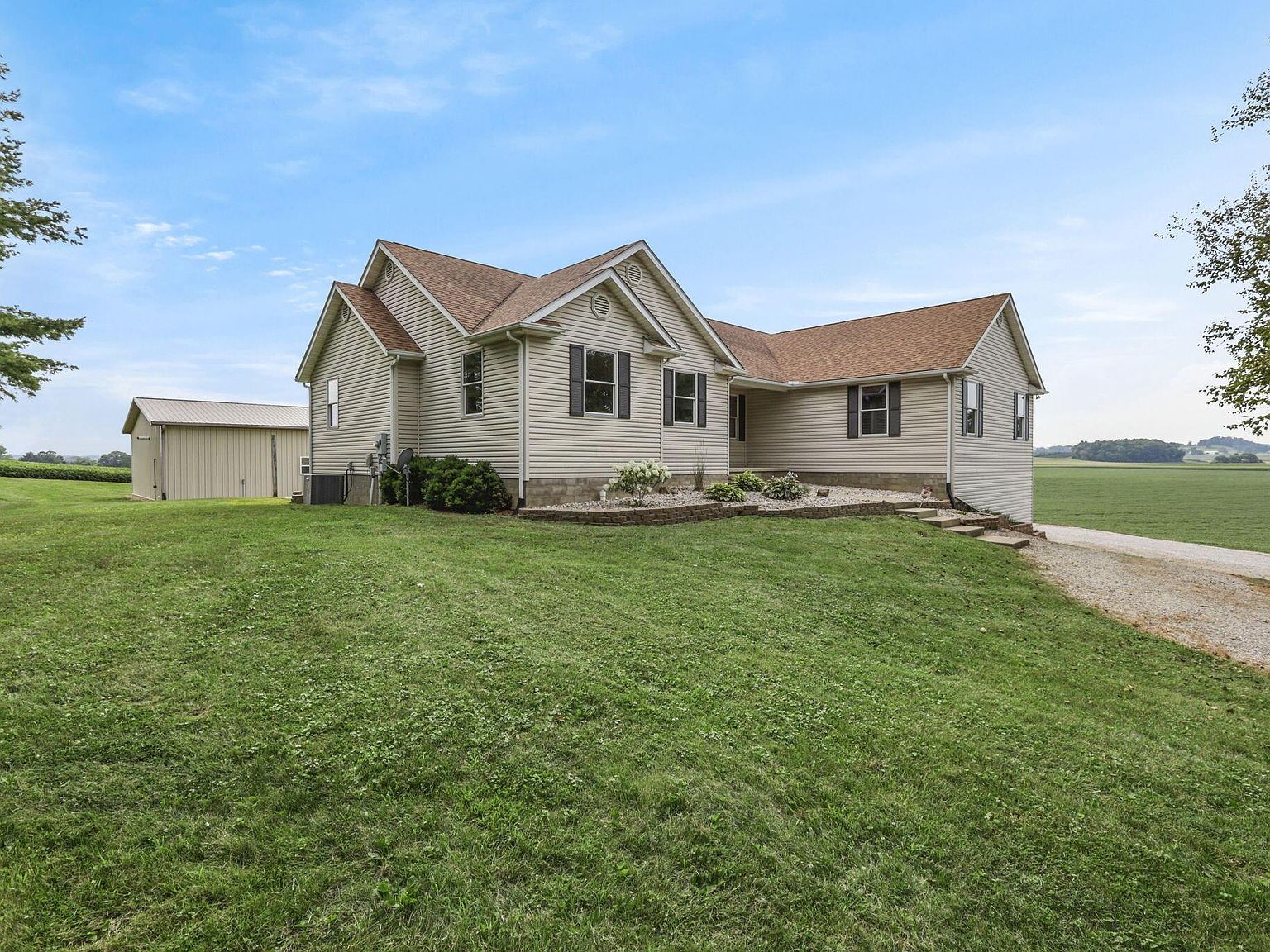 6825 Clearport Rd SW, Lancaster, OH 43130 | Zillow