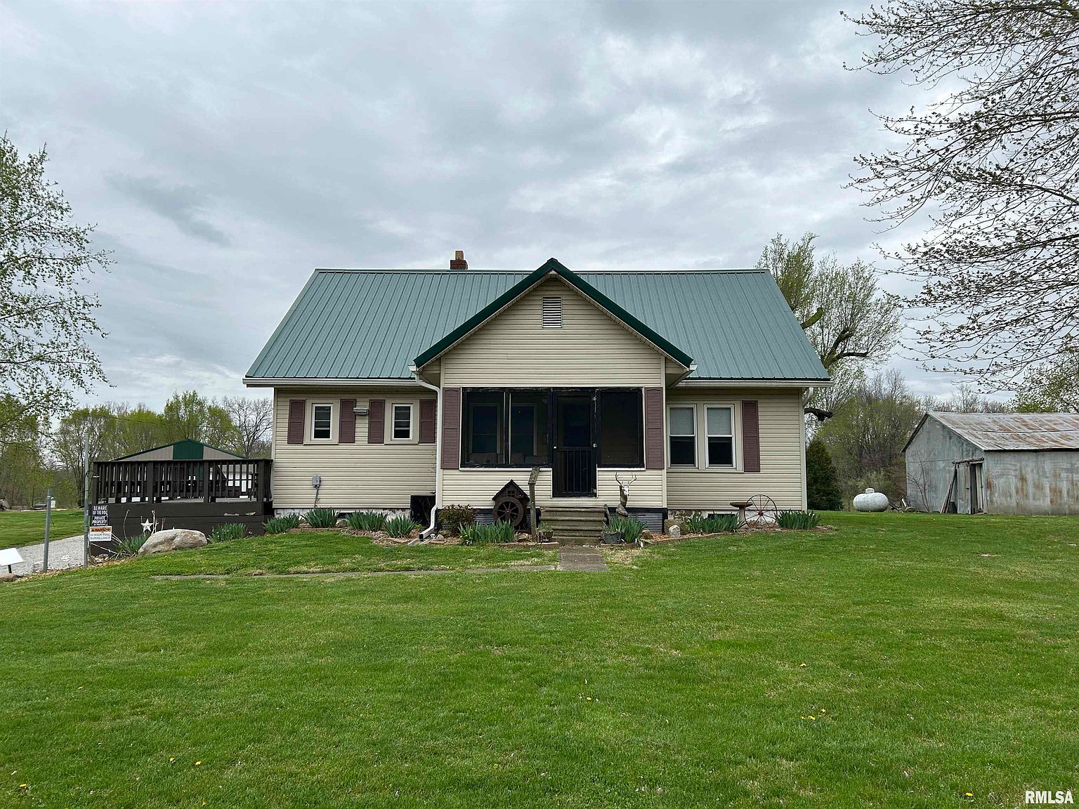 8710 E Allen Rd, Iuka, IL 62849 | Zillow