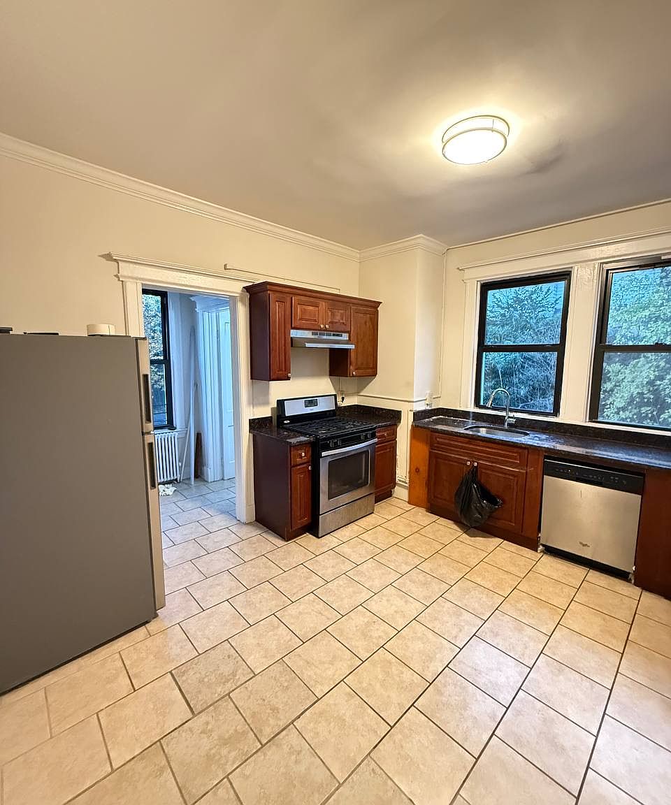 228 Saint Marks Pl #2C, Staten Island, NY 10301 | Zillow