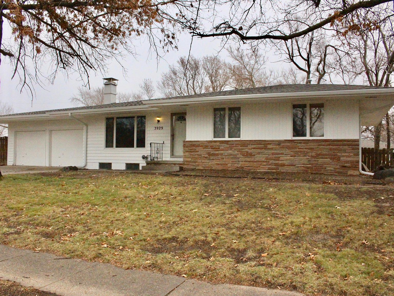 3929 Lynner Dr, Des Moines, IA 50310 | Zillow