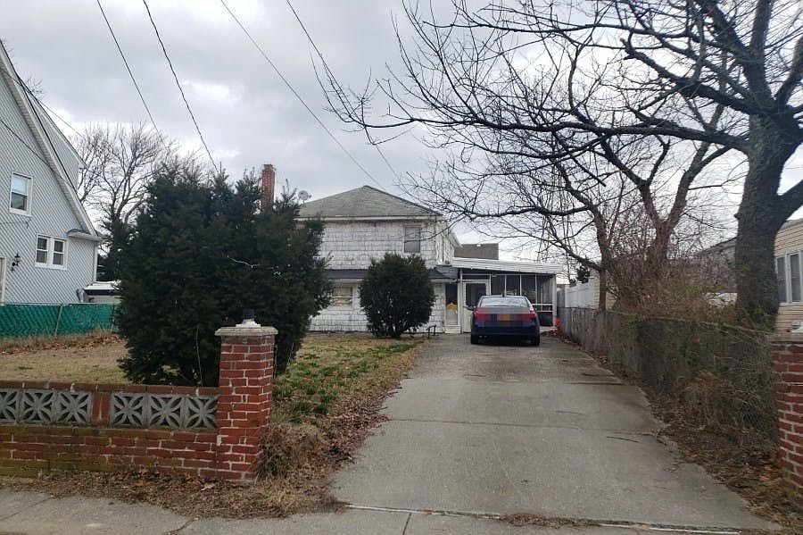 110 Cedar Rd, Inwood, NY 11096 | Zillow