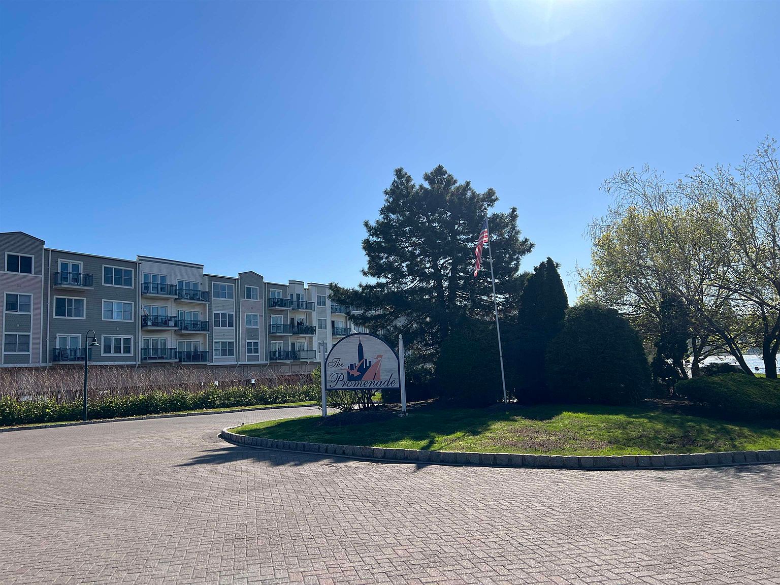 208 The Promenade Promenade #208, Edgewater, NJ 07020 | MLS #240008087 ...