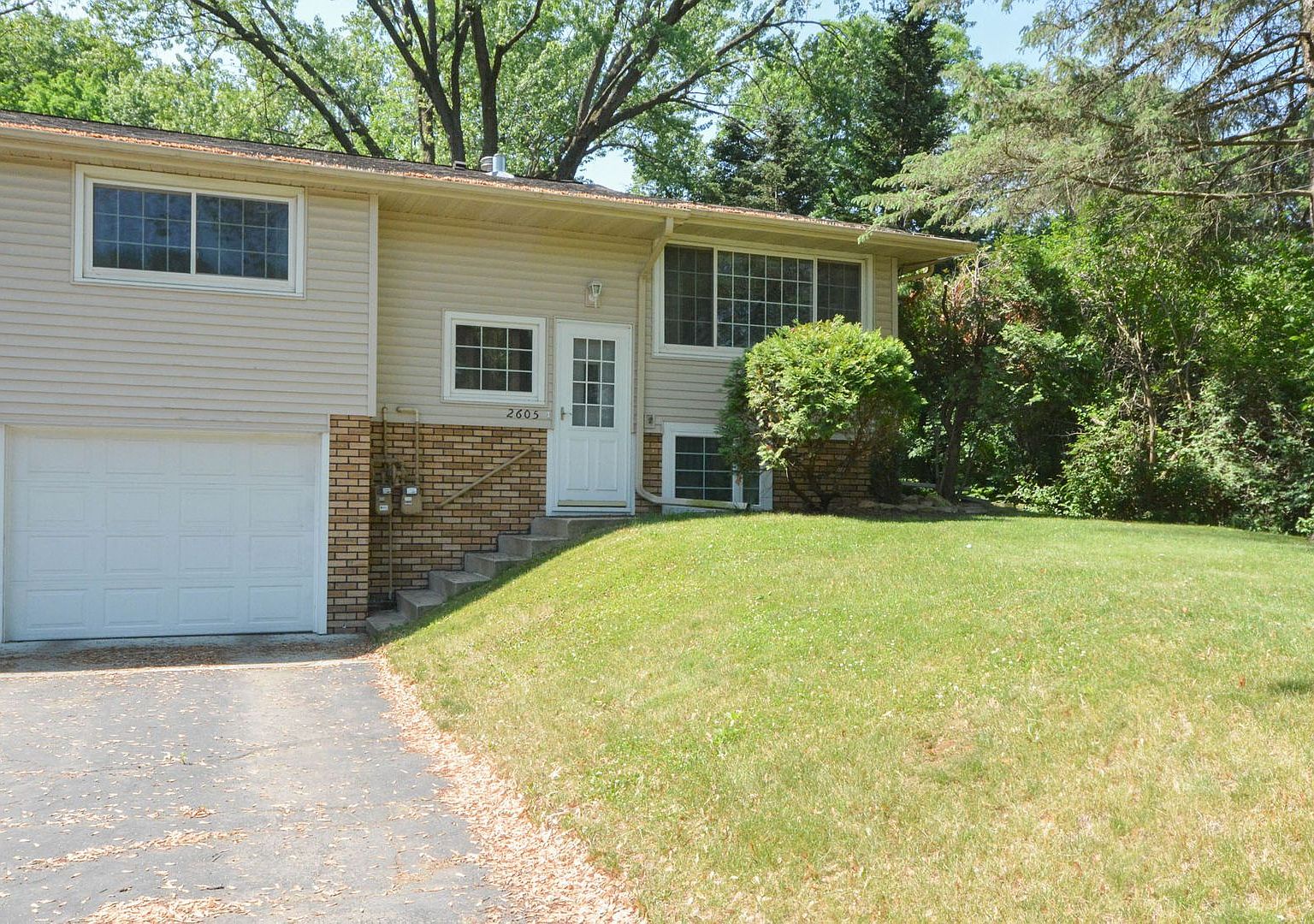 2605 Riverside Ln NE, Rochester, MN 55906 | Zillow