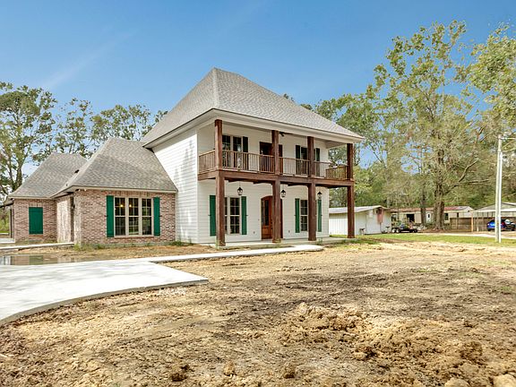 Chateau Legacy Plan, Manuel Builders - Baton Rouge Design Center, Baton ...