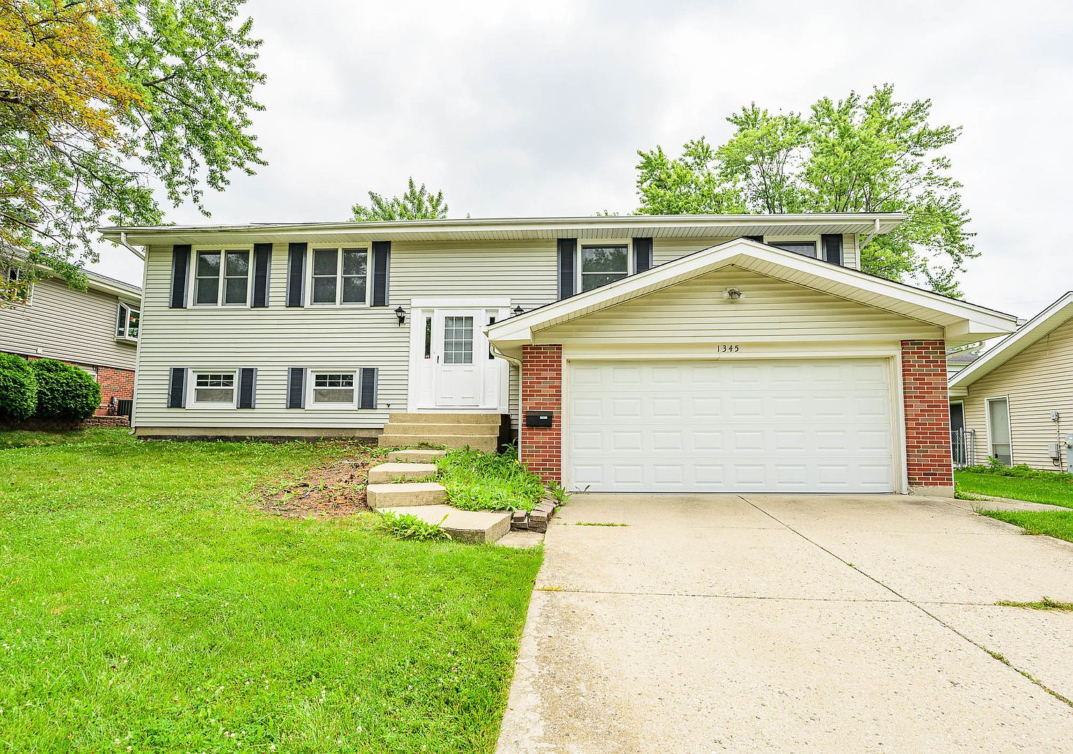 1345 Rosedale Ln, Hoffman Estates, IL 60169 | Zillow