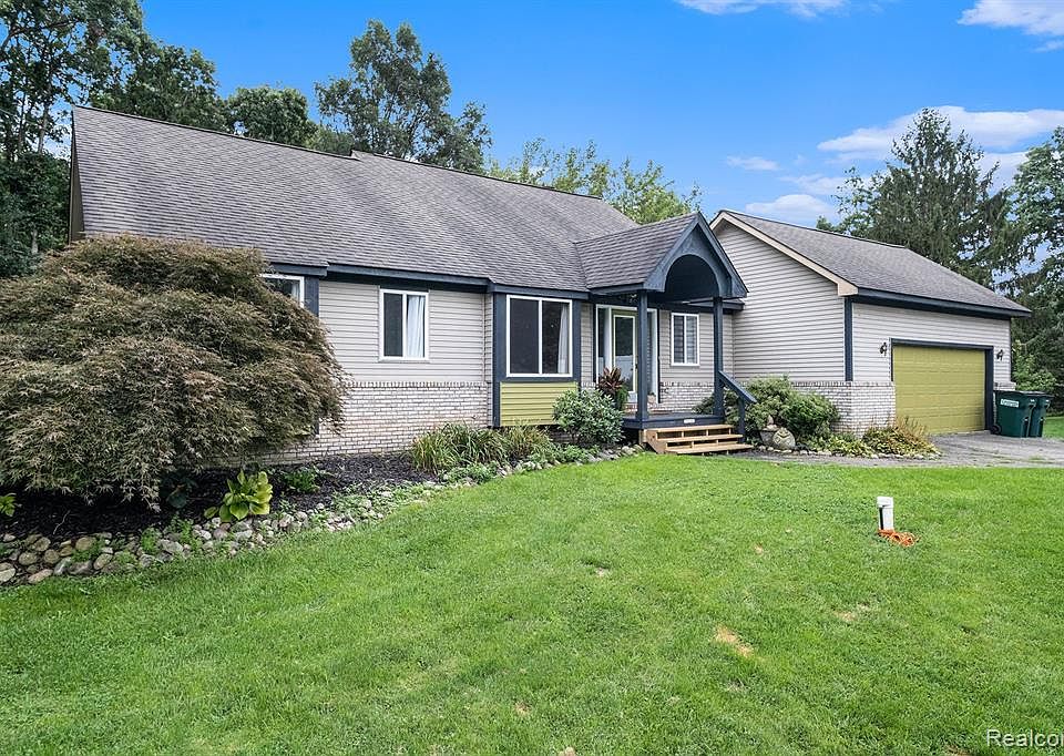 6520 Nadette Dr, Clarkston, MI 48346 | MLS #20230069342 | Zillow