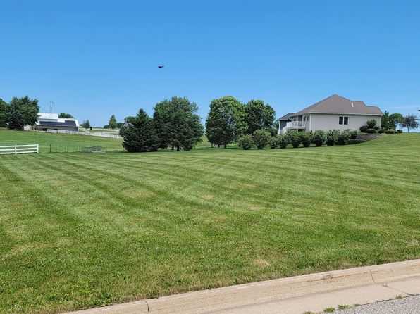 West Union IA Real Estate - West Union IA Homes For Sale | Zillow