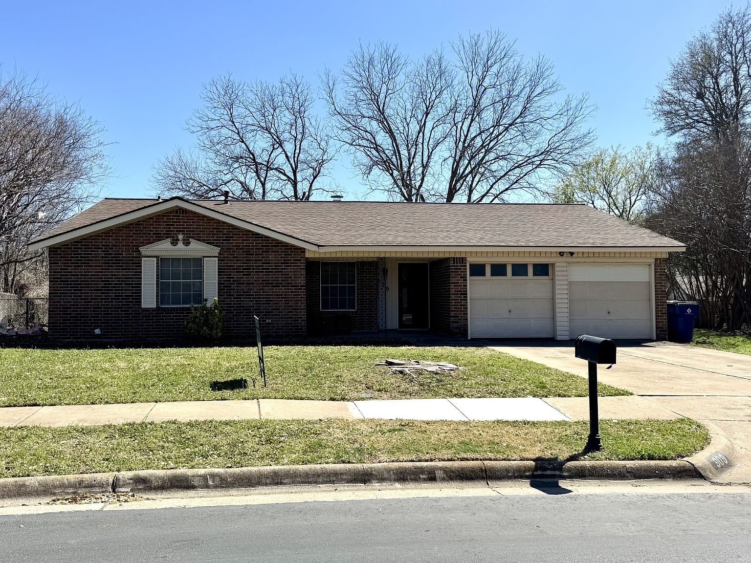 909 Holly St, Crowley, TX 76036 | Zillow