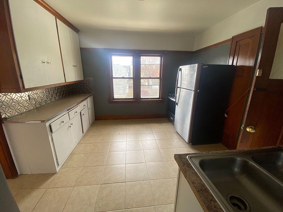 72nd Street - 2257-59 - 2257-59 N 72nd St Wauwatosa WI | Zillow