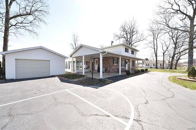 1026 Sparta St, Saint Libory, IL 62282 | Zillow