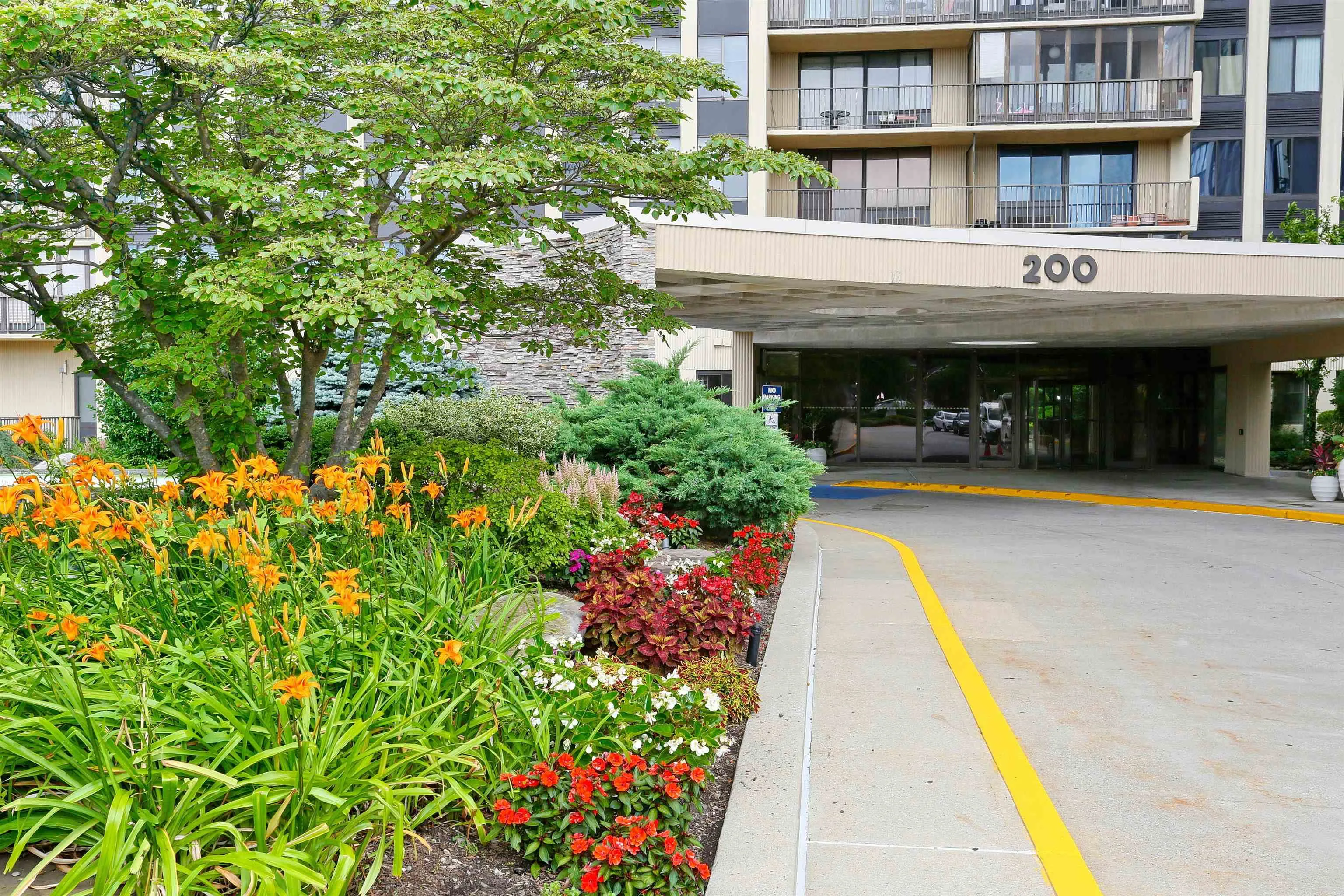 200 Winston Drive #2116 in Cliffside Park, New Jersey | StreetEasy