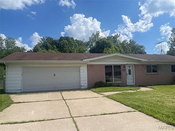 11502 Wylwood Dr, Maryland Heights, MO 63043 | MLS #25039973 | Zillow