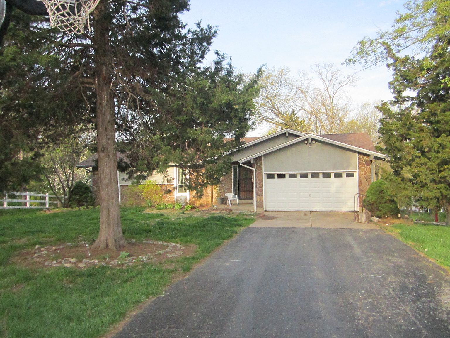 811 Butterfly Ln, Weldon Spring, MO 63304 | Zillow