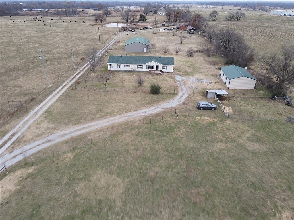 1084 Highway 102, Decatur, AR 72722 | Zillow