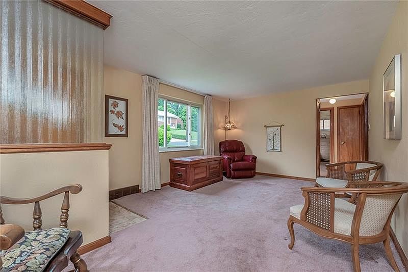 3535 Wallace Dr, Pittsburgh, PA 15227 | Zillow