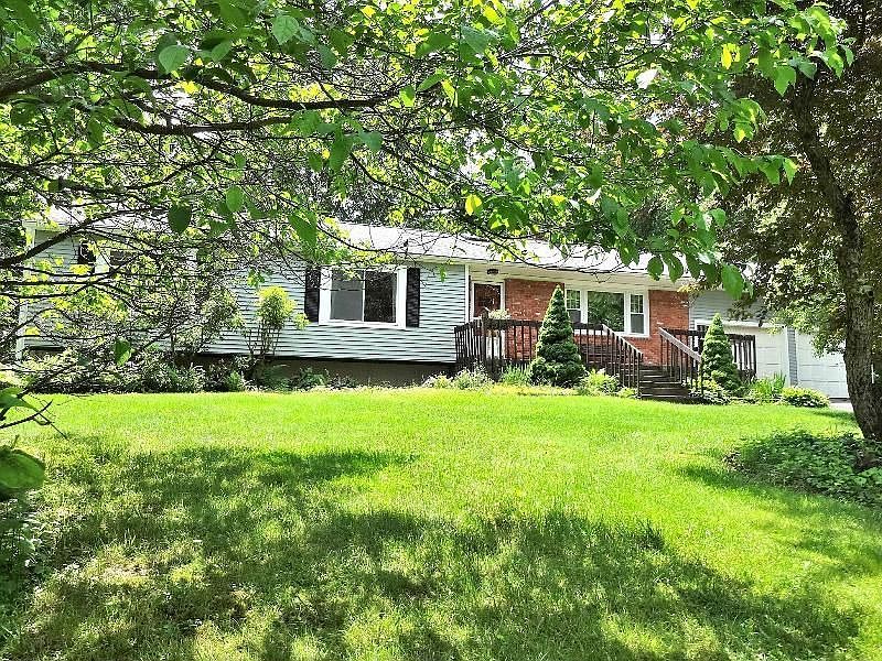 1 Pebble Rd, Newtown, CT 06470 | Zillow