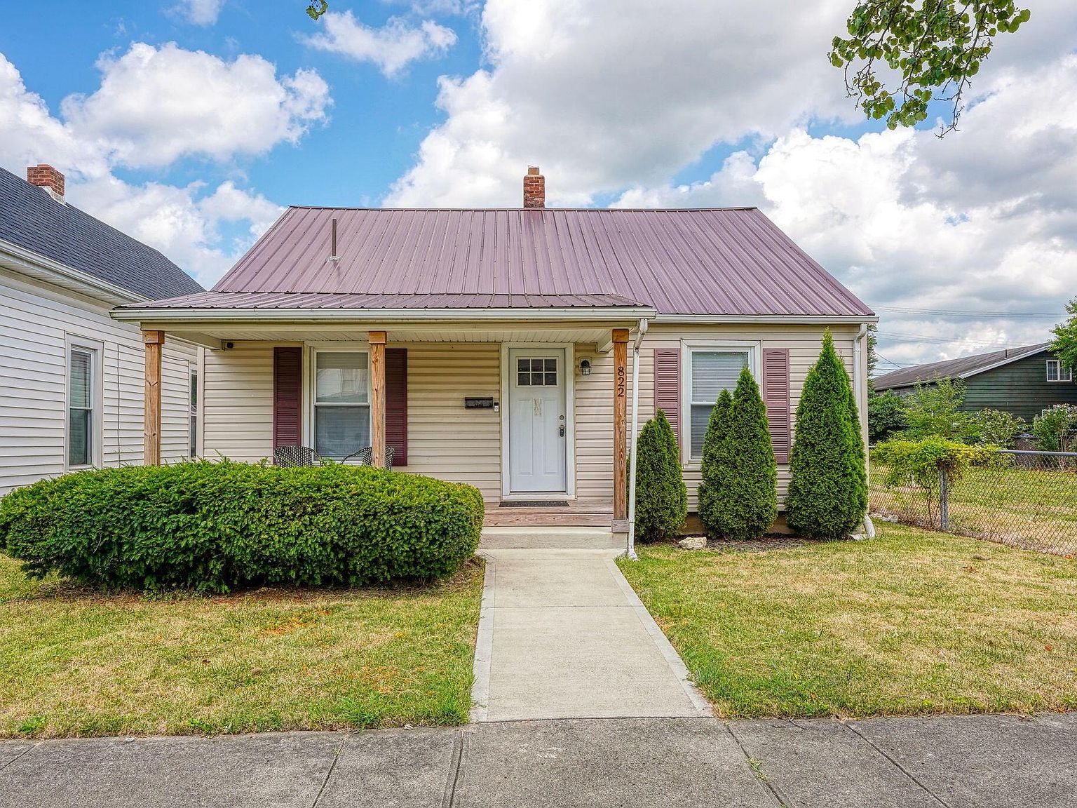 822 S Main St, Washington Court House, OH 43160 | Zillow
