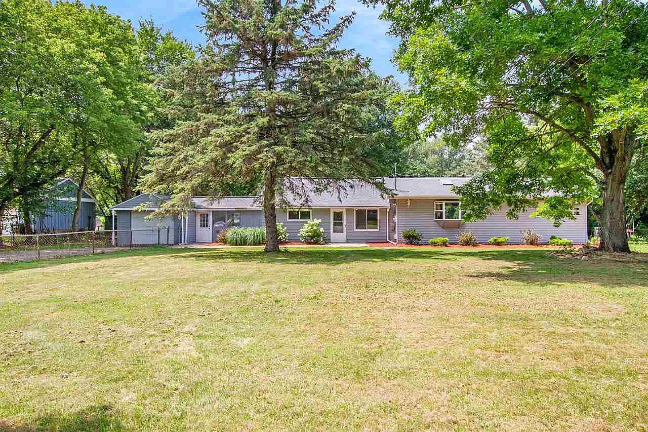 2716 Clark St, Jackson, MI 49202 | Zillow