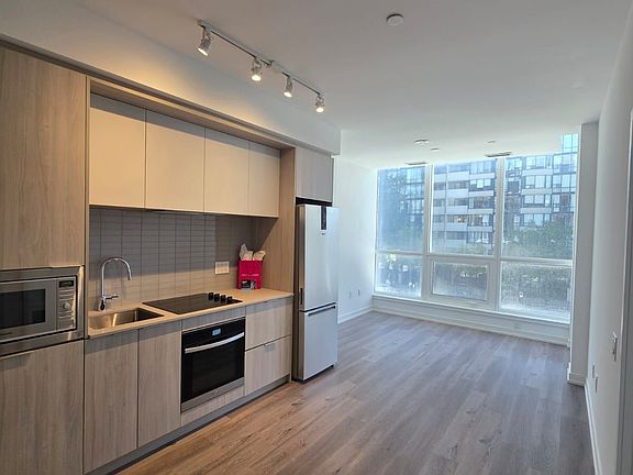 395 Square One Dr #215, Mississauga, ON L5B 0E2 | Zillow