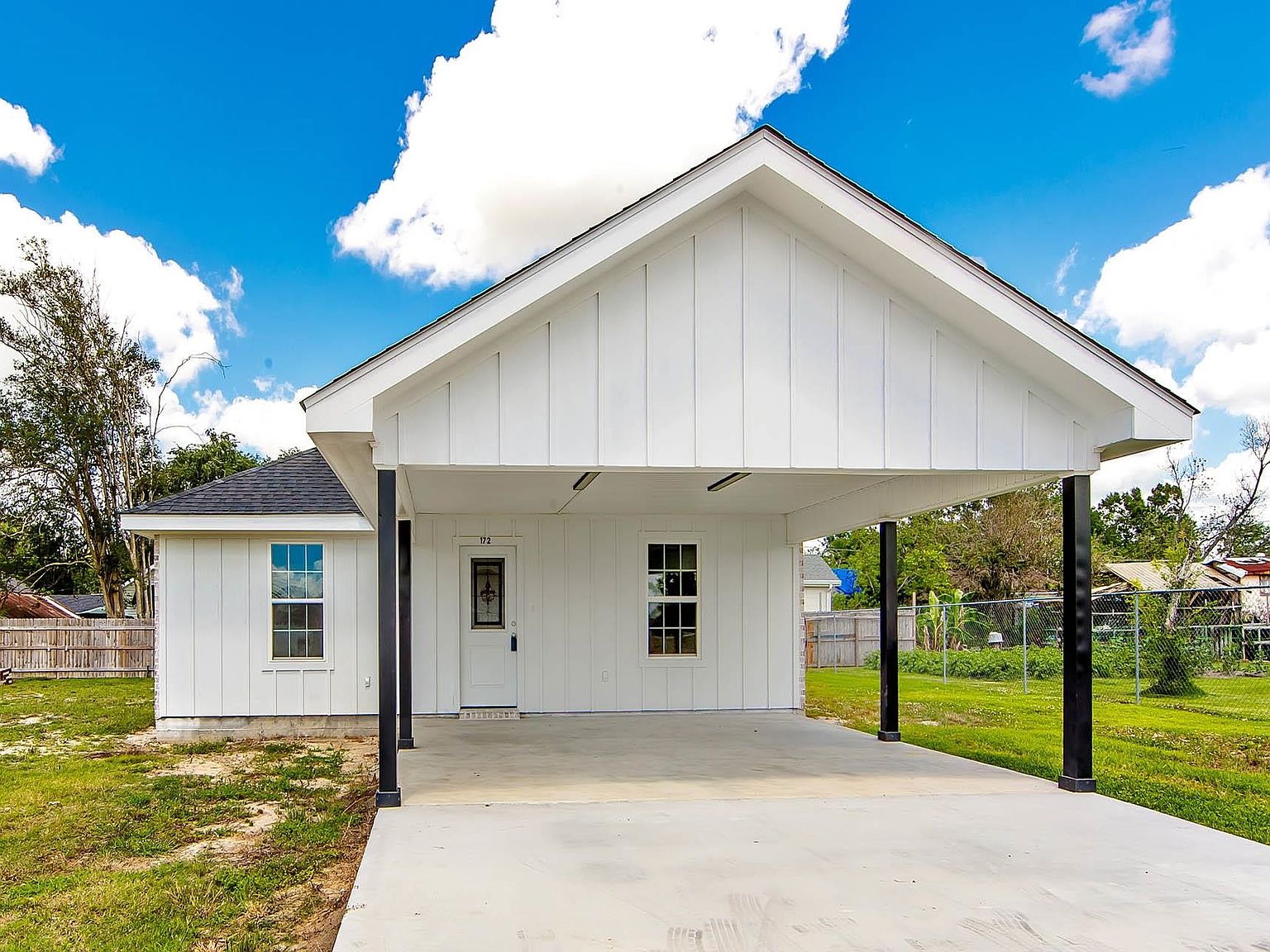 172 Market St, Raceland, LA 70394 | Zillow