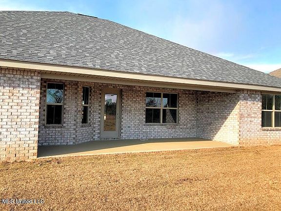 6211 Diamond Ln, Biloxi, MS 39532 | MLS #4040553 | Zillow