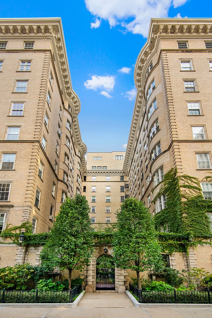 60 E Scott St #201-202, Chicago, IL 60610 | Zillow