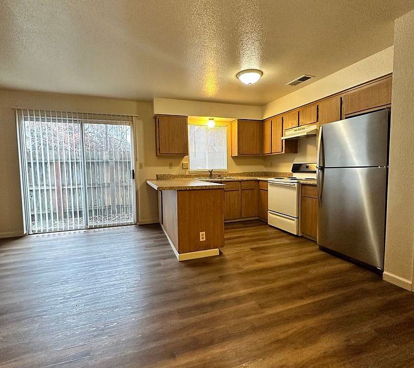 1011 W 3rd St # 2 br / 2.0 ba, $1350, Chico, CA 95928 | Zillow