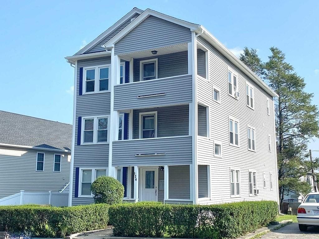 124 Heywood St, Worcester, MA 01604 | Zillow