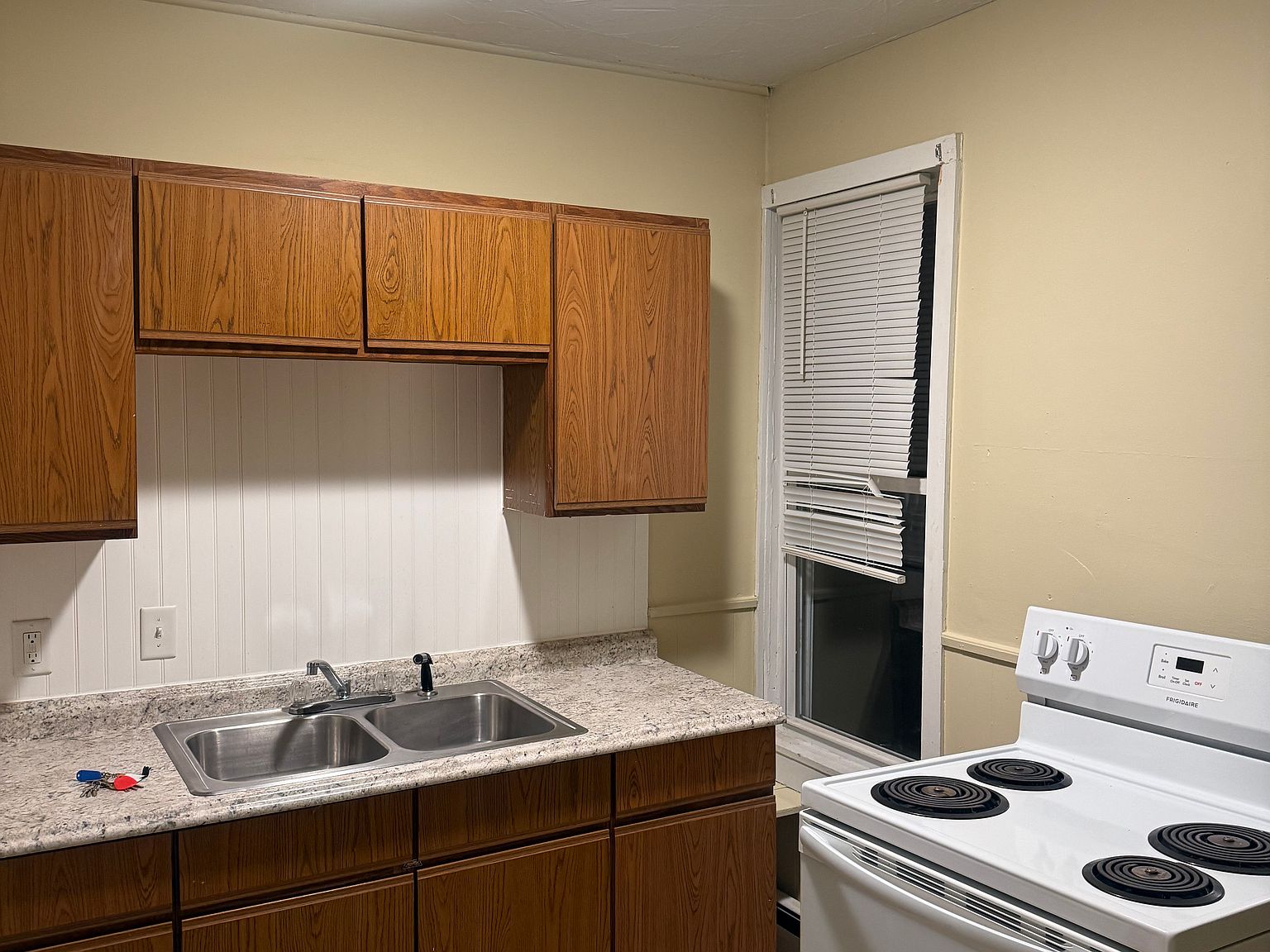 123 Broad St #D, Danielson, CT 06239 | Zillow