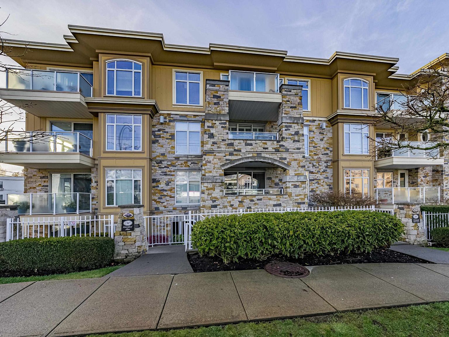15164 Prospect Ave #206, White Rock, BC V4B 2B9 | MLS #R2835287 | Zillow
