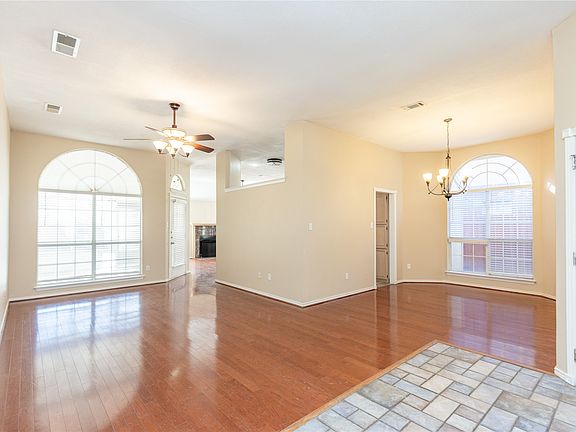 5715 Marquette St, Arlington, TX 76018 | MLS #20832565 | Zillow