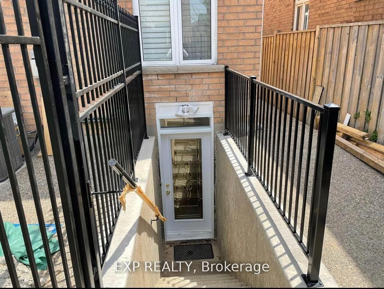 3095 Tacc Dr, Mississauga, ON L5M 0A9 | Zillow