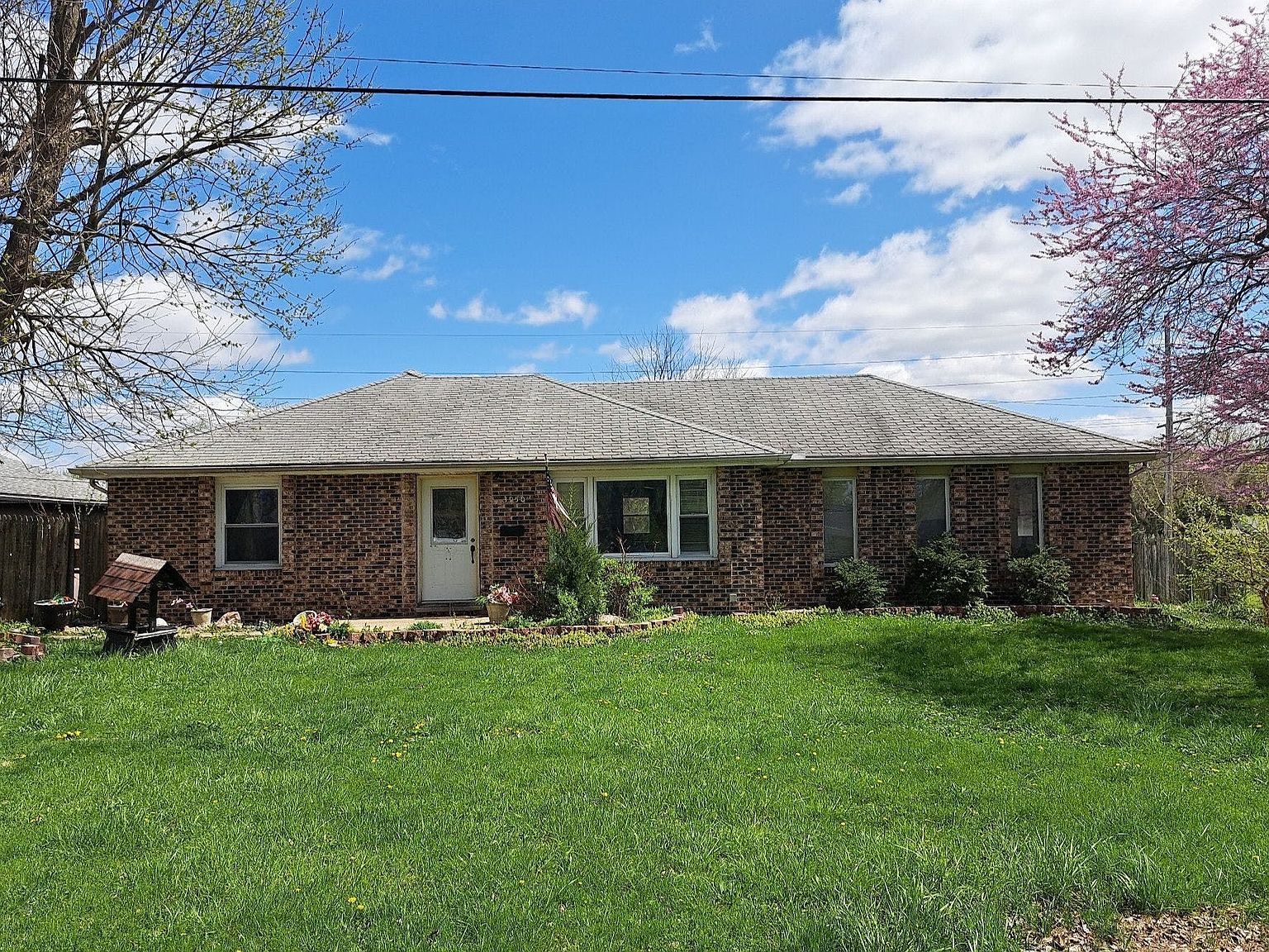 3950 N Court Dr, Decatur, IL 62526 | Zillow