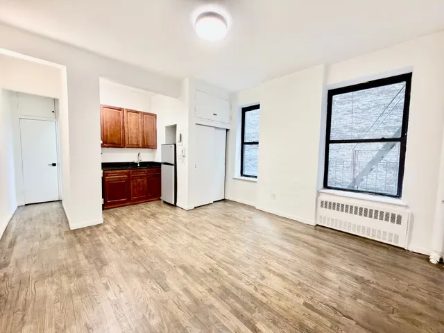 102 West 80th Street #3 in Upper West Side, Manhattan | StreetEasy