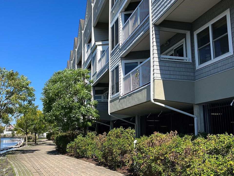 4 Daskams Ln, Norwalk, CT 06851 | Zillow