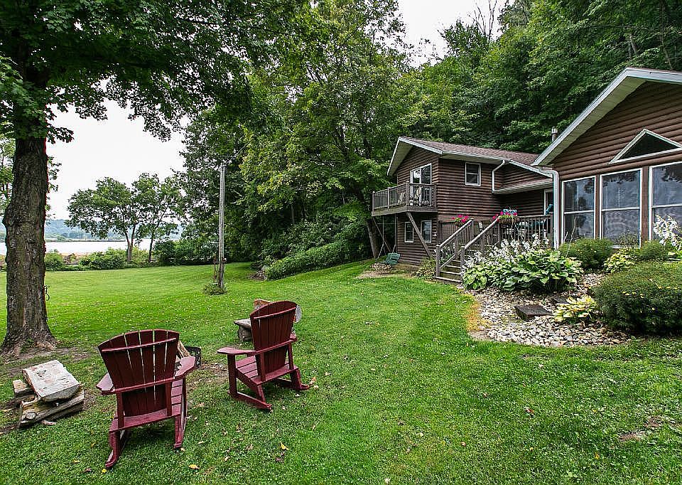 24722 Finleys Landing Rd, Sherrill, IA 52073 | Zillow