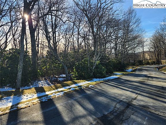 165 Glenmore Lane, Blowing Rock, NC 28605 | Zillow