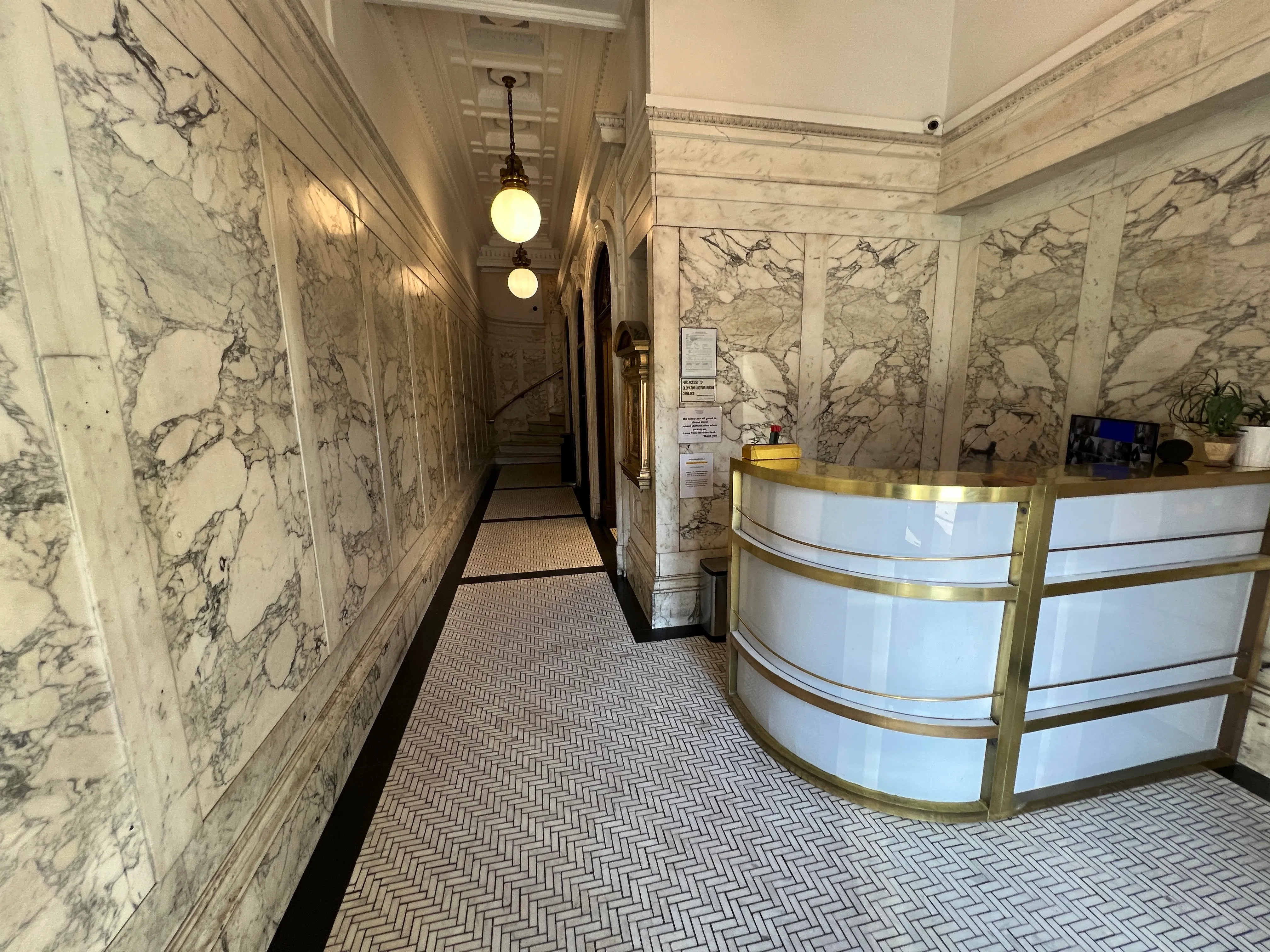Bank of the Metropolis at 31 Union Square West in Flatiron : Sales ...