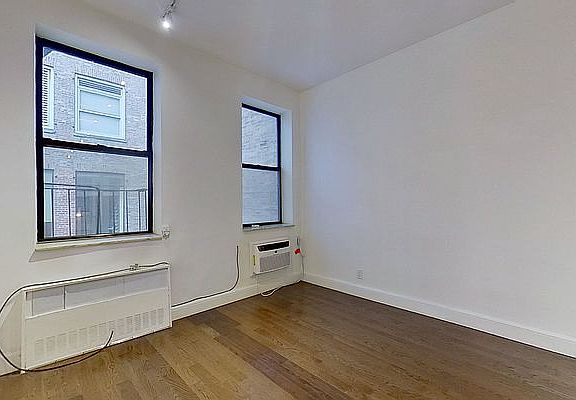 305 Spring St APT 2D, New York, NY 10013 | Zillow