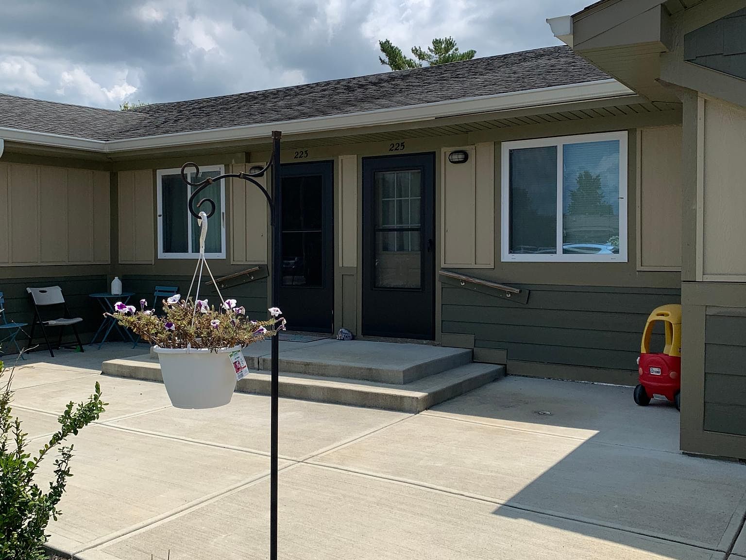 225 W Green Meadows Dr, Greenfield, IN 46140 | Zillow