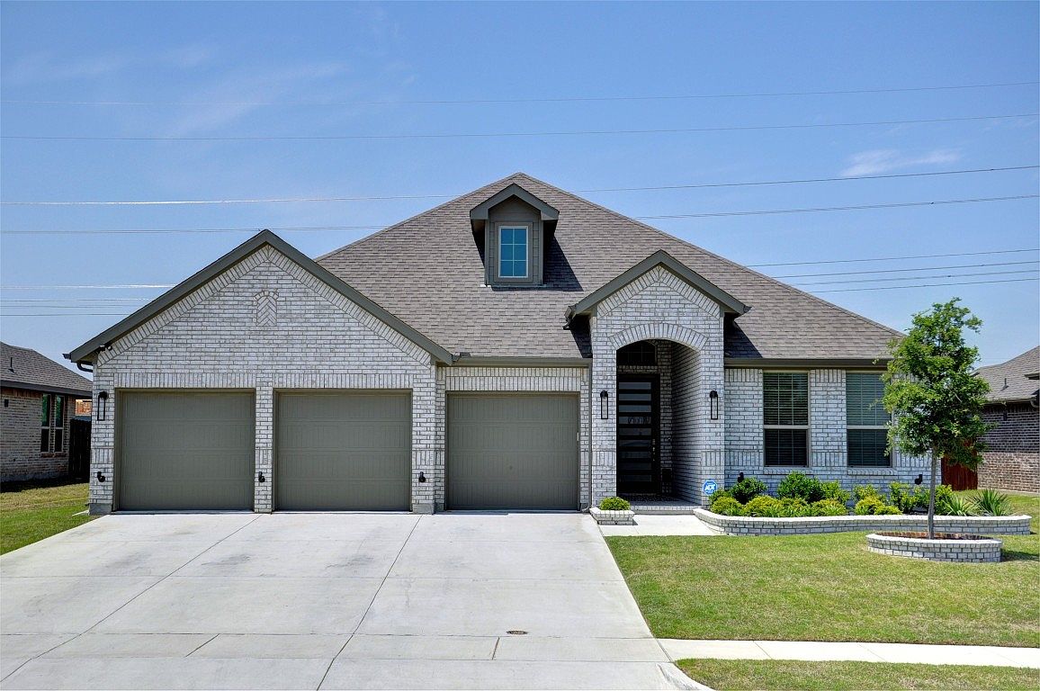 10511 Forest Glen Ln, Midlothian, TX 76065 | Zillow