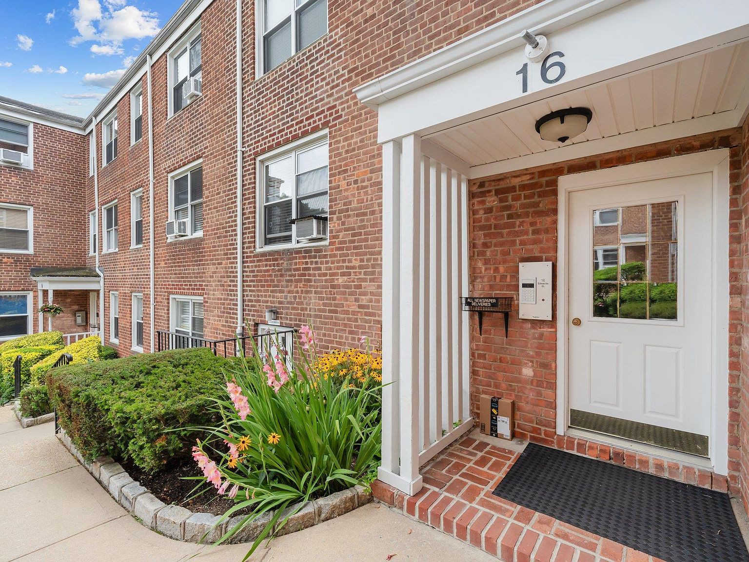 16 Edwards St #2G, Roslyn Heights, NY 11577 | Zillow