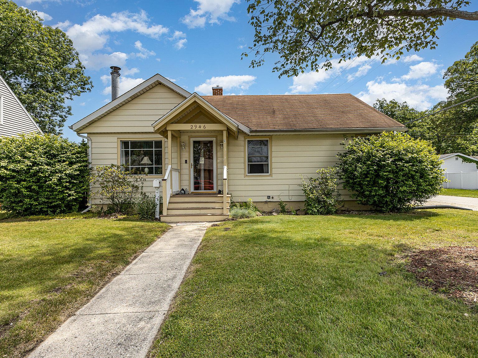 2946 Oakwood Ave, Michigan City, IN 46360 | Zillow
