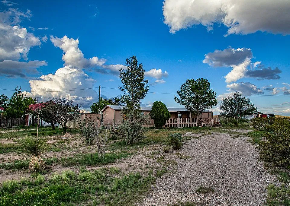 Buc-ee's Marathon? Art Installation Of Iconic Store Pops Up In West ...