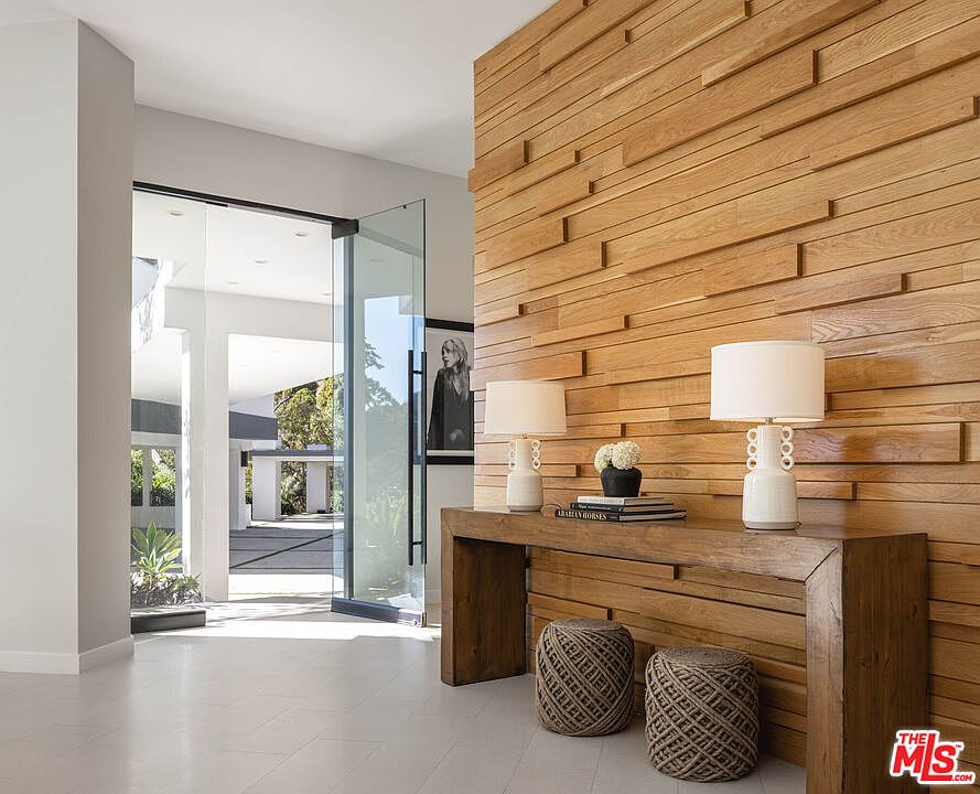 2341 Zorada Ct, Los Angeles, CA 90046 | MLS #22-220851 | Zillow